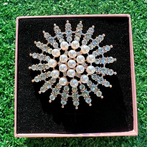 Jewelry | Vintage Pearls Brooch Pin | Poshmark